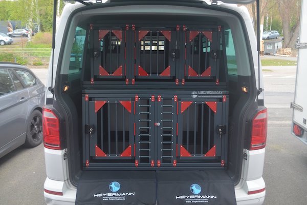 Sicherer Hundetransport im Auto mit stabiler Aluminium Hundebox